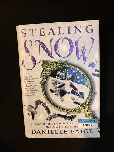 Stealing Snow – The Dog Eared Book